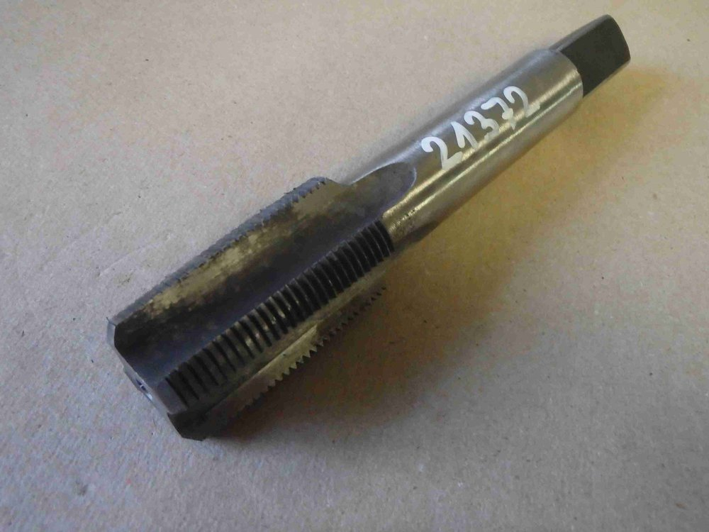 Závitník maticový M32x2 celková délka 180 - Nástrojenářadí.cz