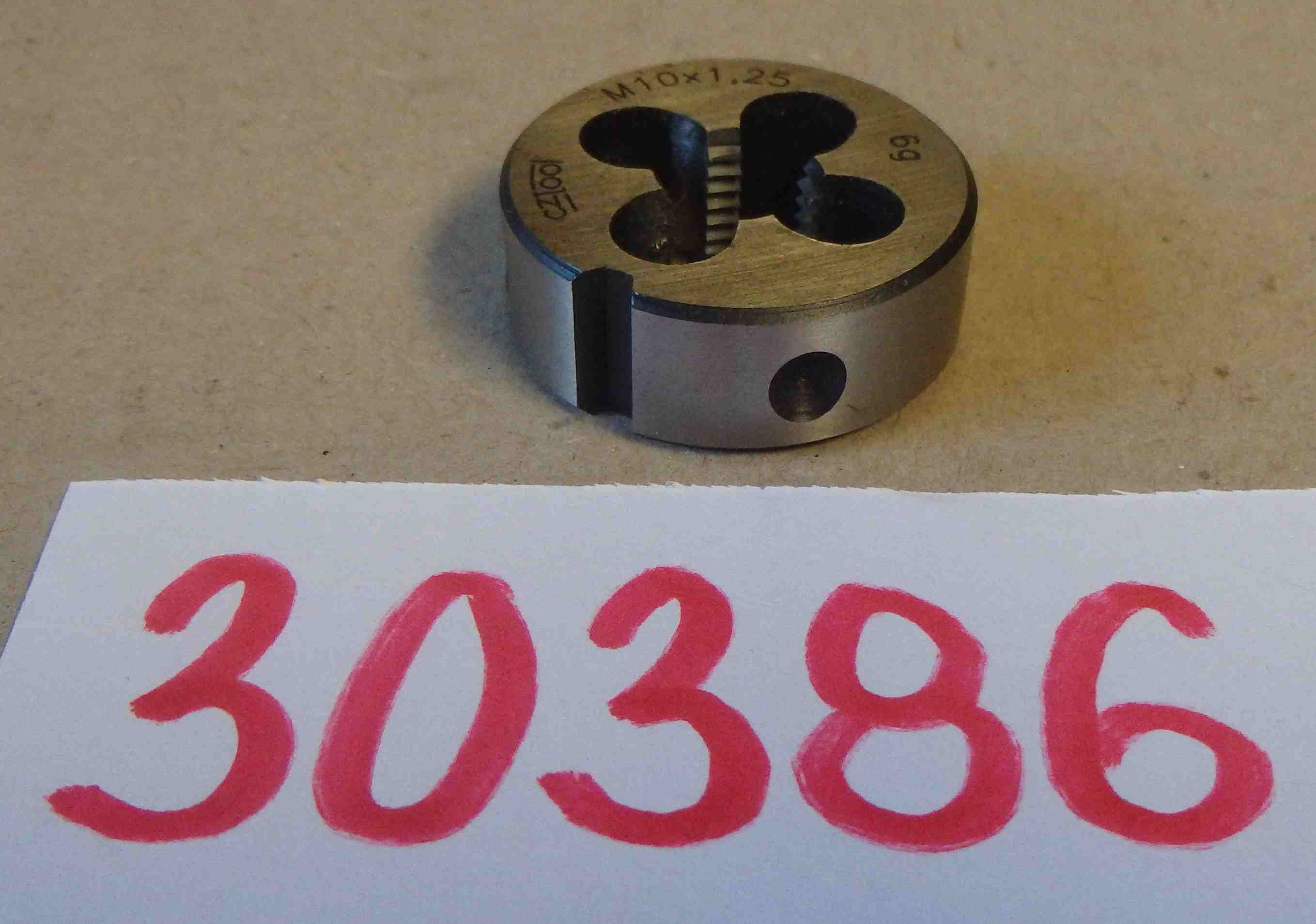 Závitové očko M10x1,25 6g - Nástrojenářadí.cz